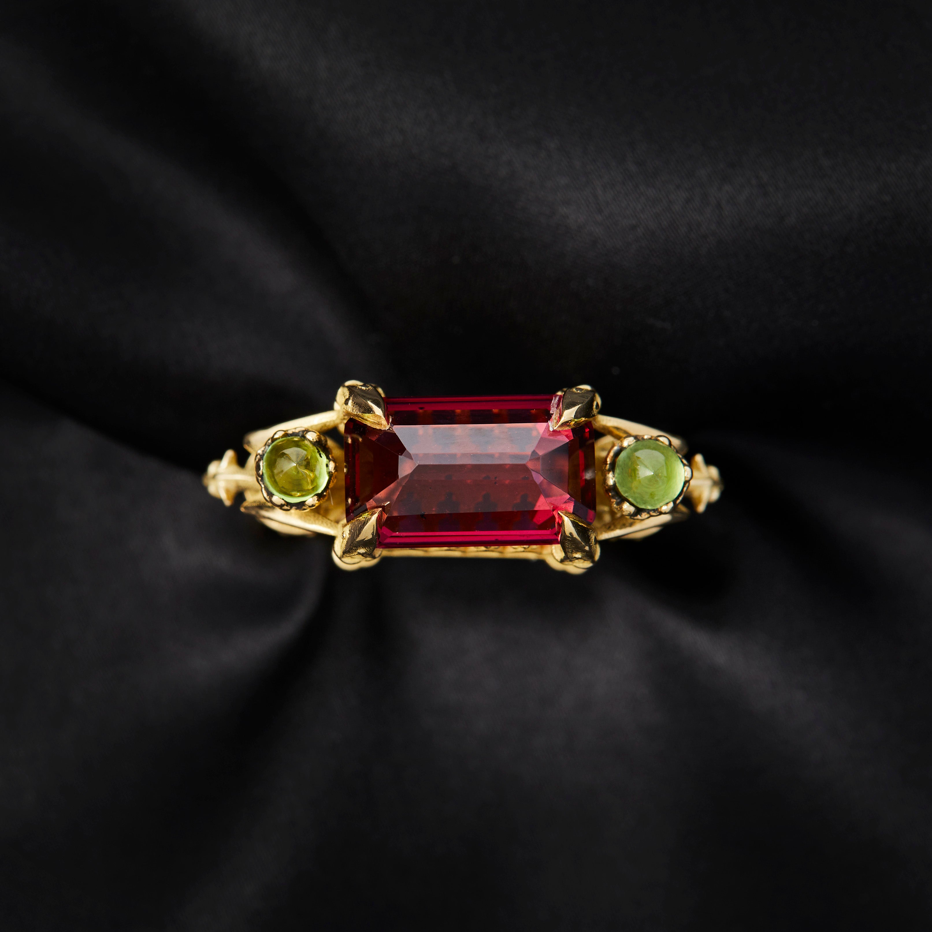 'Protected Sanctum' 18ct Yellow Gold Garnet & Peridot Ring – frenchjewelbox