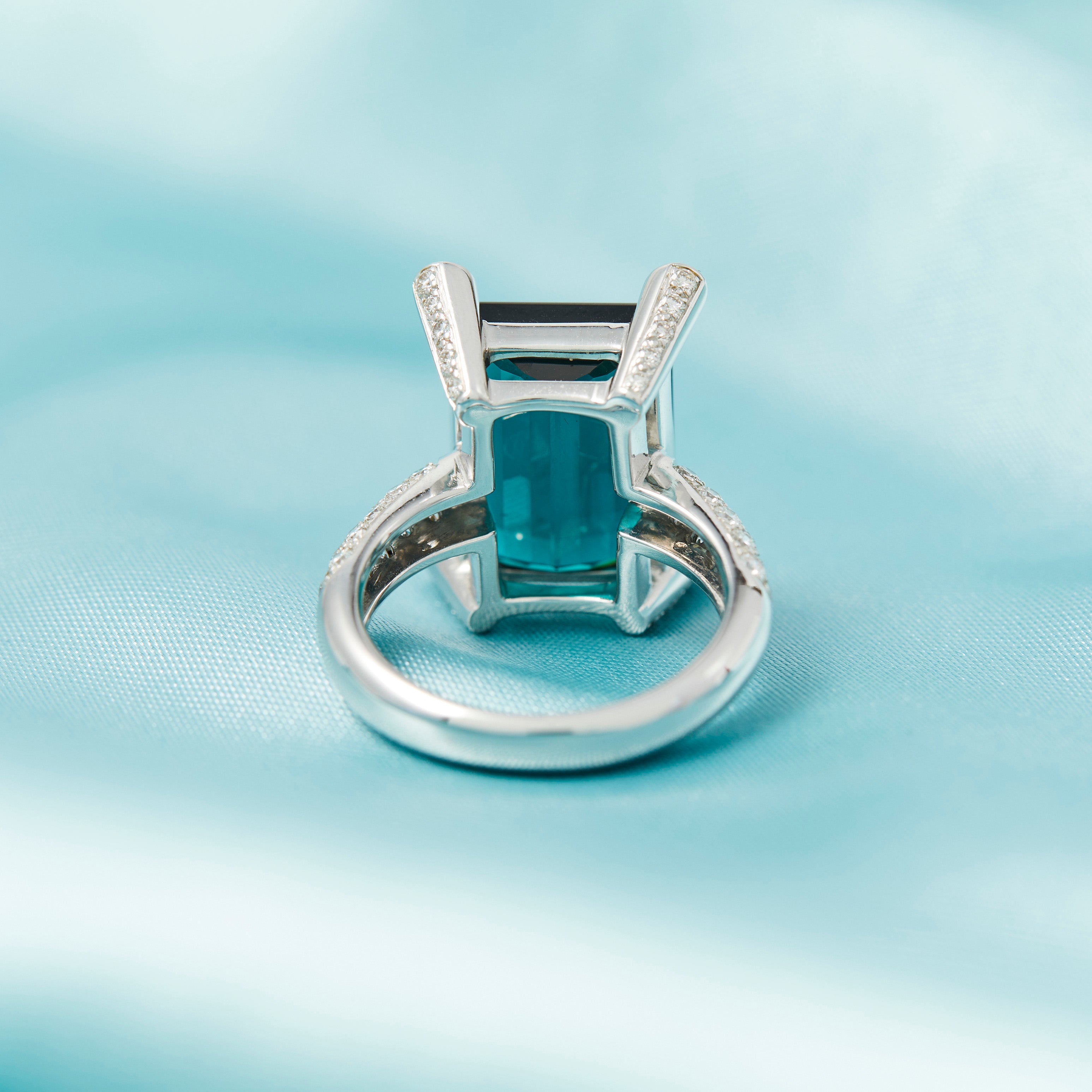 18ct White Gold Teal Coloured Tourmaline & Diamond Ring – frenchjewelbox