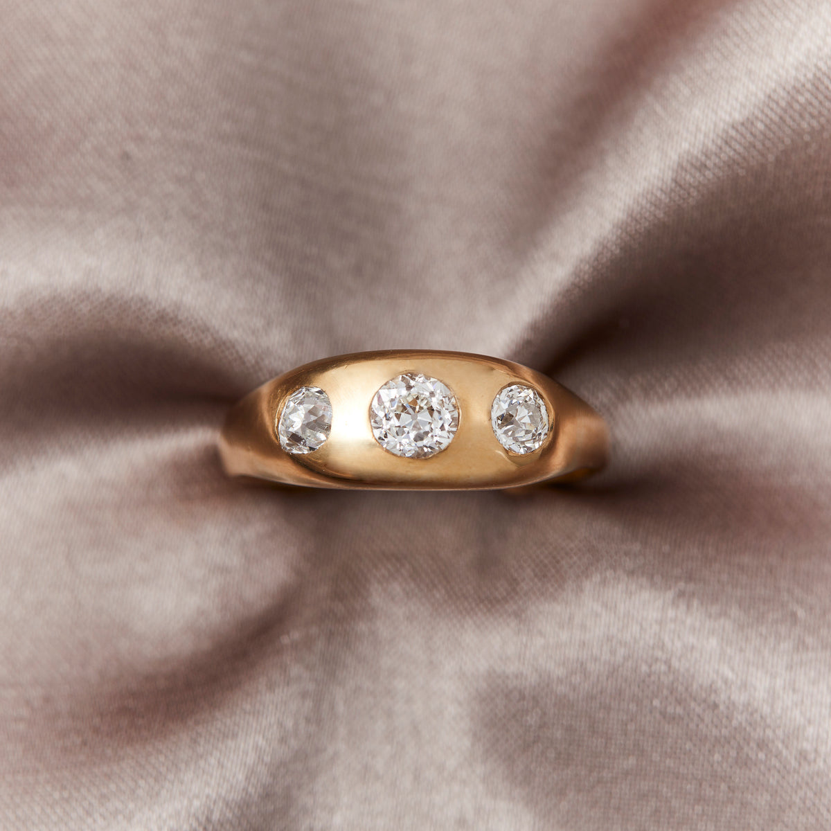 18ct Yellow Gold Victorian Three Across Gypsy Ring – frenchjewelbox
