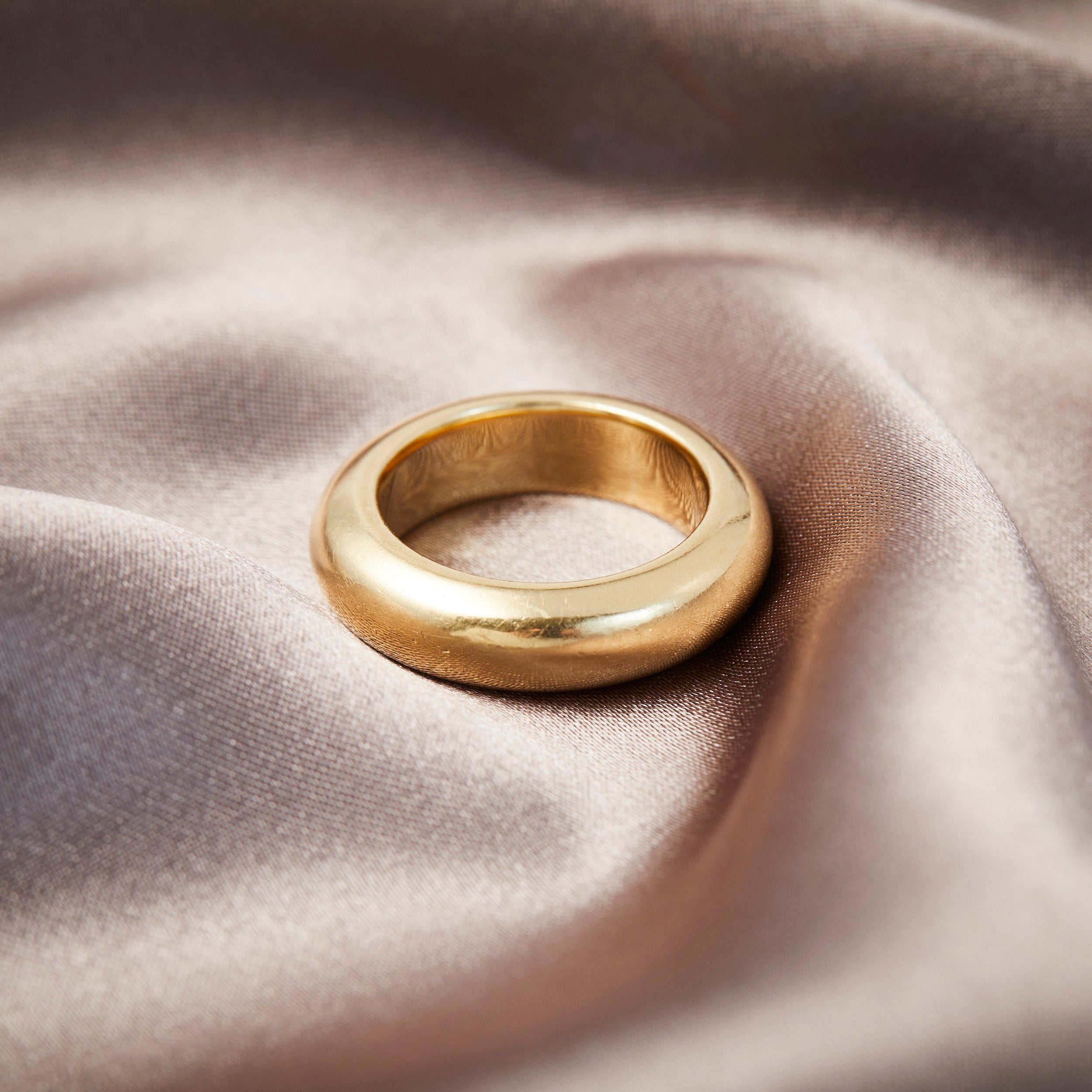 18ct Yellow Gold Domed Ring – frenchjewelbox